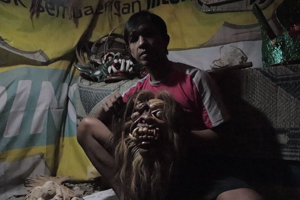 Kerajinan Topeng Buto