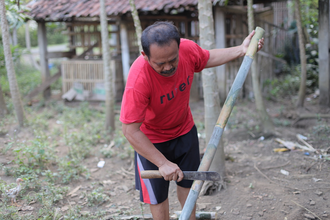 Kerajinan Keranjang Bambu
